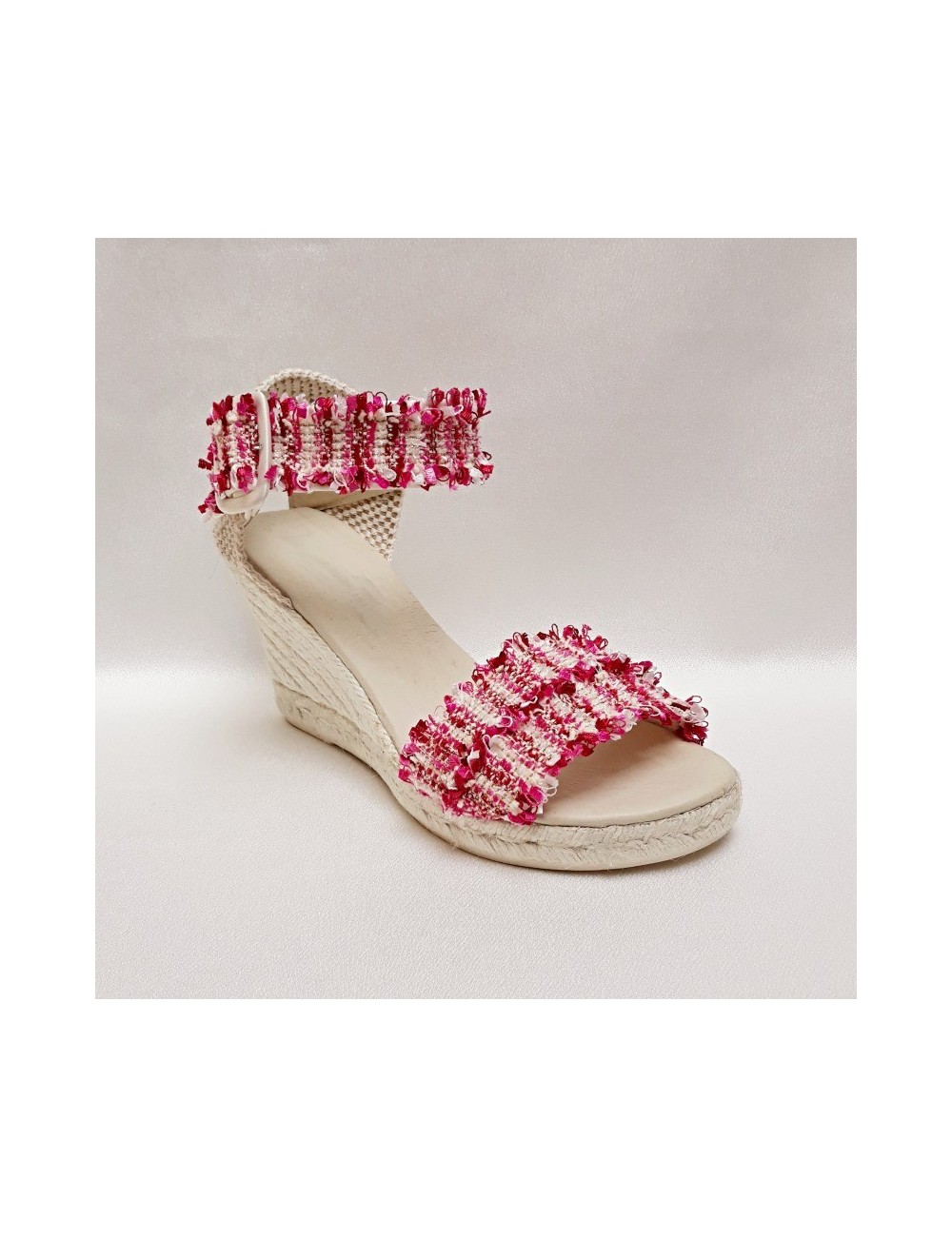 Espadrilles with little wedge for brides or guests.